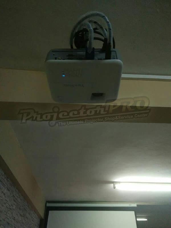 ติดตั้งโปรเจคเตอร์ Viewsonic PA503XP ให้กับติวเตอร์จอห์น – Project PRO