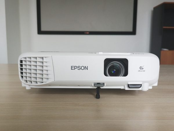 Review Projector Epson EB-X05 – Project PRO
